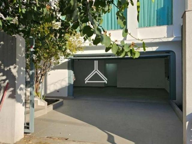 Casa com 5 quartos, 250 m²