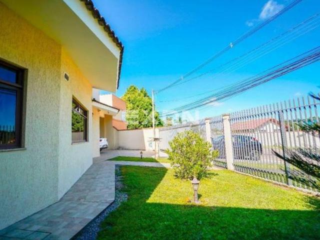 Casa com 5 Quartos, 2 Suítes e Espaço Comercial! Próximo ao ParkShopping Barigui!