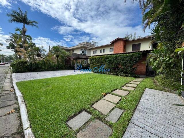 Casa com 5 quartos, 400 m²