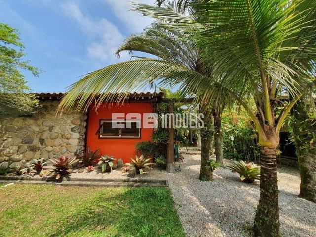 Casa com 5 quartos a 70m da Praia de Itamambuca Rv11