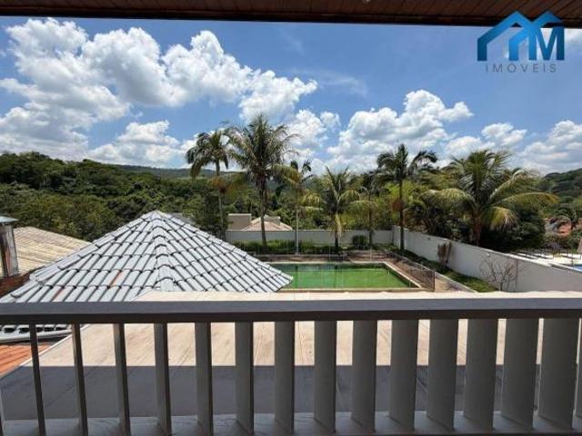 Casa com 5 quartos à venda, 424 m² por R$ 1.600.000