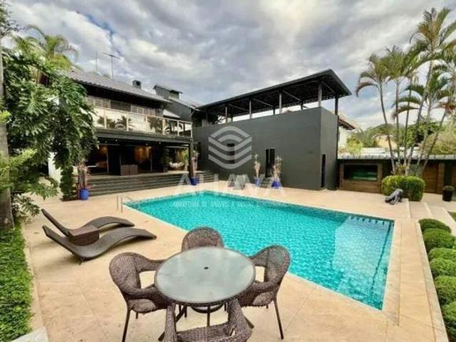 Casa com 5 Quartos à Venda, 581m², Bandeirantes, próximo à Avenida Otacílio Negrão de Lima