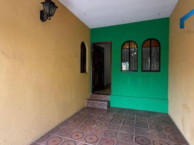 Casa com 5 quartos à venda, 180 m² por R$ 700.000 Vila Teixeira Salto/SP