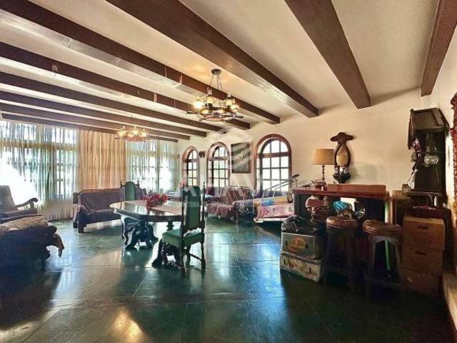 Casa com 5 Quartos à Venda, 1.400m², Bandeirantes, próximo da Avenida Fleming
