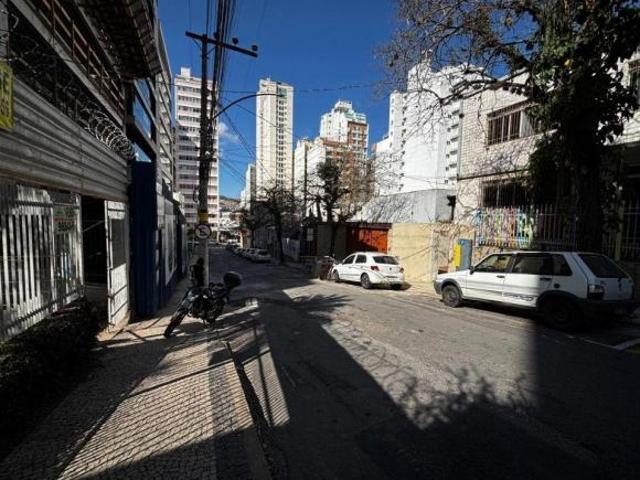 Casa com 5 quartos à venda, 290 m² por R$ 2.300.000 Centro Juiz de Fora/MG
