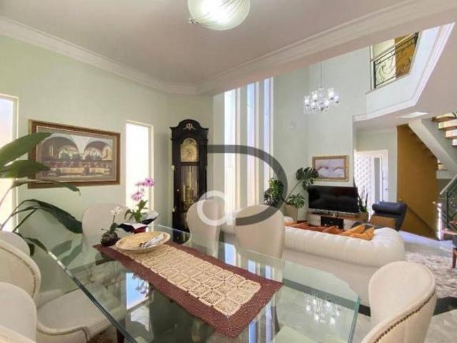 Casa com 5 quartos à venda, 330 m² por R$ 1.500.000