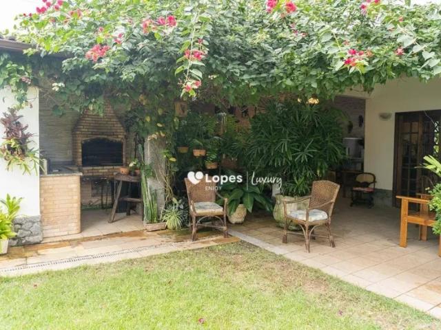 Casa com 5 dormitórios à venda, 663 m² por R$ 3.000.000 Rio Mar Rio de Janeiro/RJ
