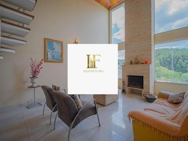 Casa com 5 quartos à venda, 395 m² por R$ 1.750.000,00