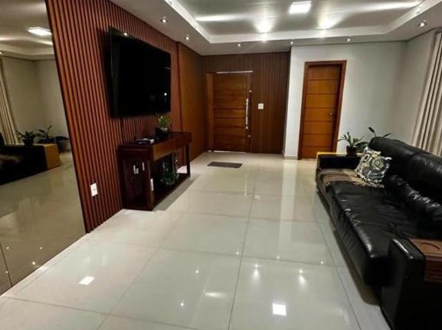 Casa com 5 quartos à venda em Varginha, no bairro Conjunto Residencial Jetcon