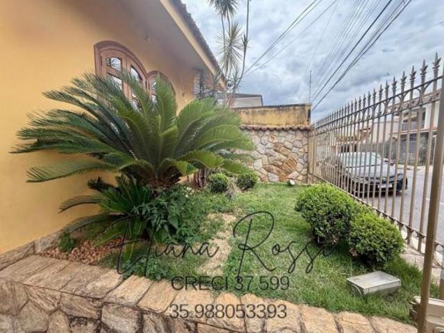 Casa com 5 quartos à venda em Varginha, no bairro Vila Pinto