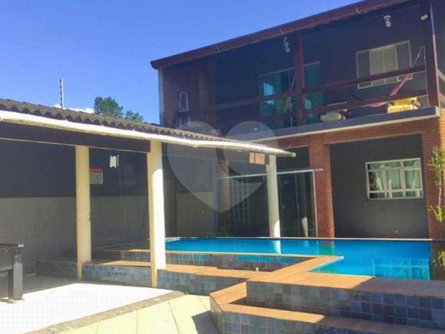 Casa com 5 quartos à venda em Vista linda SP