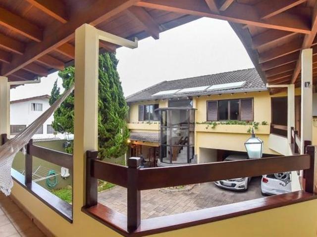 Casa com 5 quartos à venda em Ahú PR