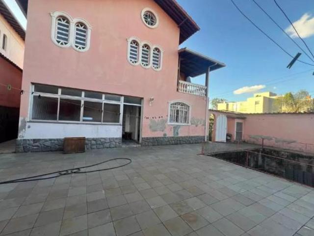 Casa com 5 quartos à venda em Belo Horizonte, no bairro Barreiro