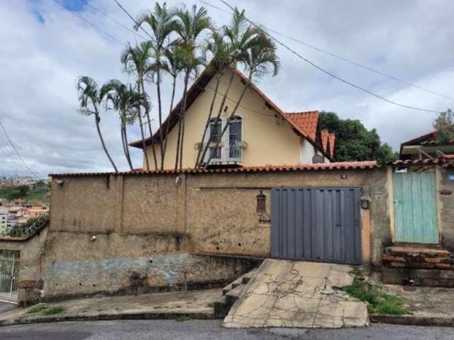 Casa com 5 quartos à venda em Belo Horizonte, no bairro Goiânia