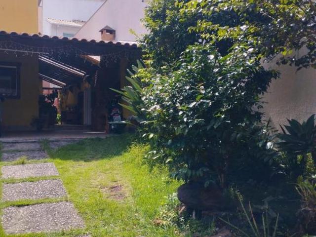 Casa com 5 quartos à venda em Belo Horizonte, no bairro Manacás