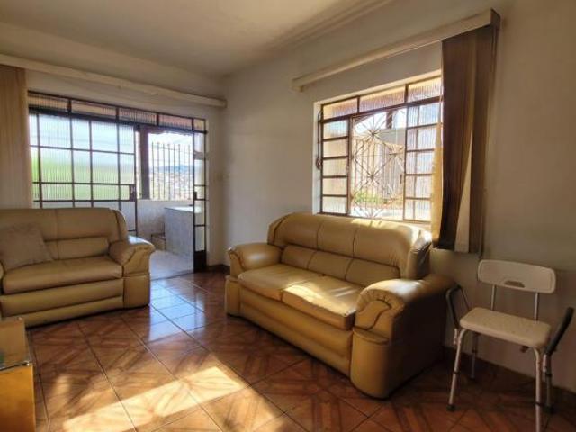Casa com 5 quartos à venda em Belo Horizonte, no bairro Novo Glória