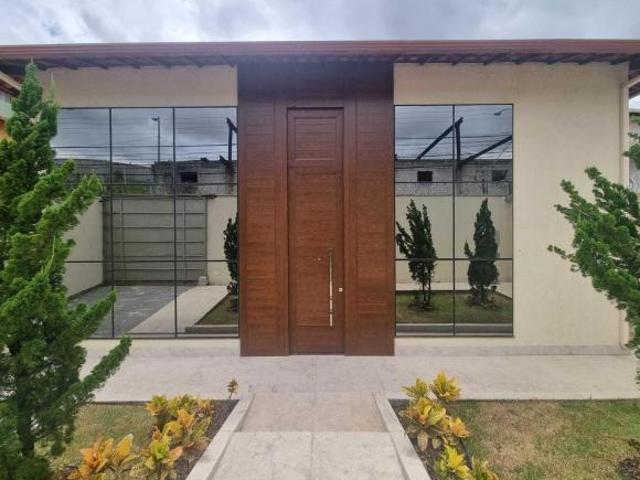 Casa com 5 quartos à venda em Contagem, no bairro Jardim Riacho Das Pedras