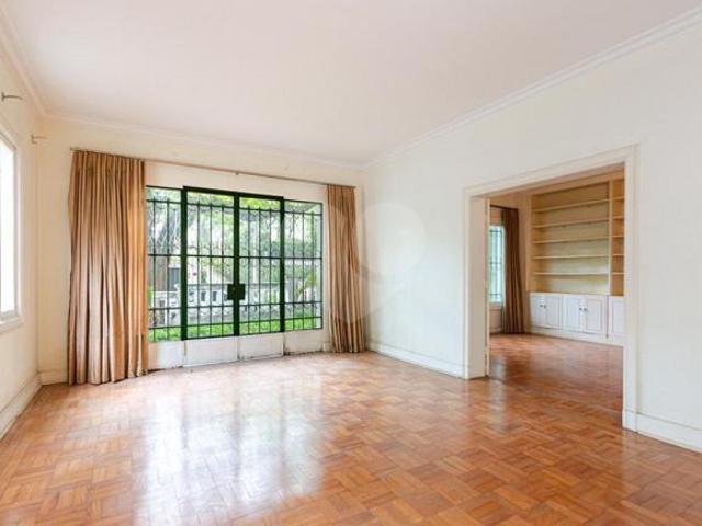 Casa com 5 quartos à venda em Consolação SP