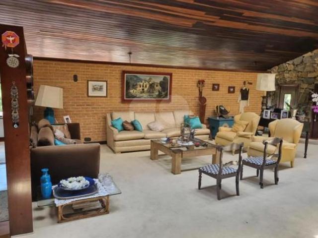 Casa com 5 quartos à venda em Moinho velho SP
