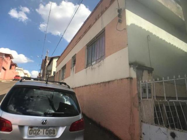 Casa com 5 quartos à venda em Nepomuceno, no bairro Centro