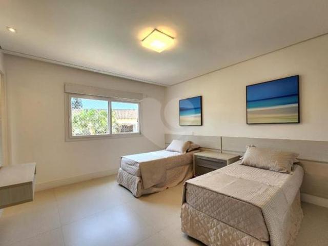 Casa com 5 quartos à venda em Riviera SP