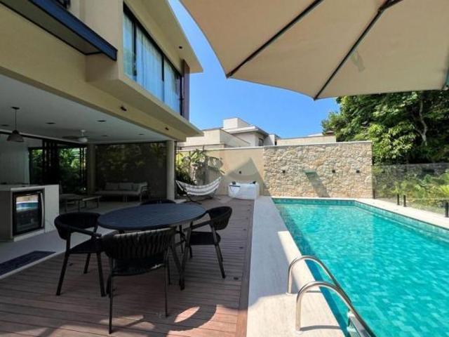 Casa com 5 quartos à venda em Riviera SP