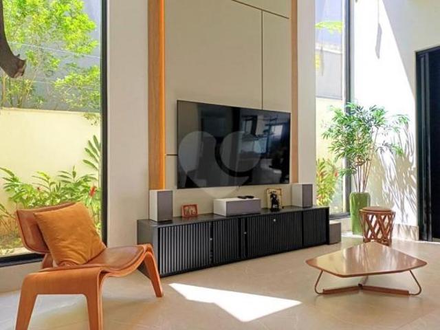 Casa com 5 quartos à venda em Riviera SP
