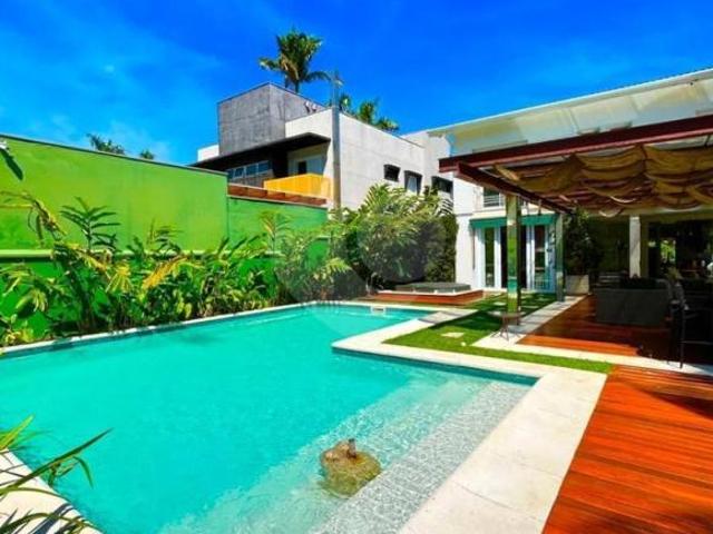 Casa com 5 quartos à venda em Riviera SP