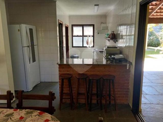 Casa com 5 quartos à venda em Riviera SP