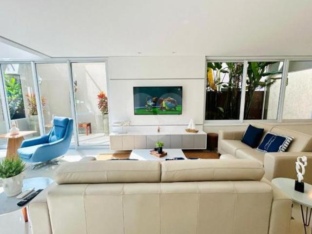 Casa com 5 quartos à venda em Riviera SP