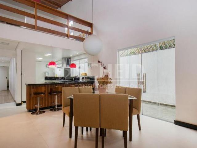 Casa com 5 quartos a venda no Bairro de Interlagos