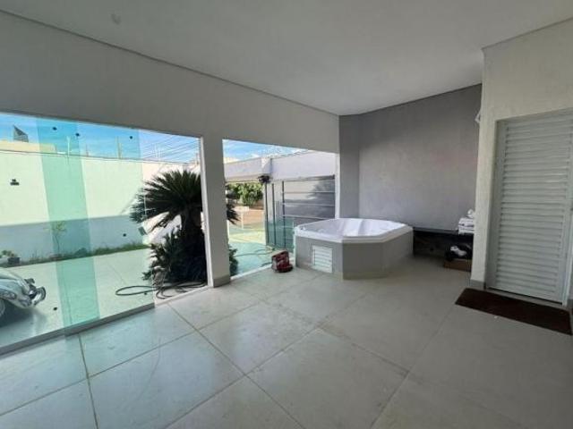 Casa com 5 quartos à venda no Bairro Vigilato Pereira Uberlândia/MG