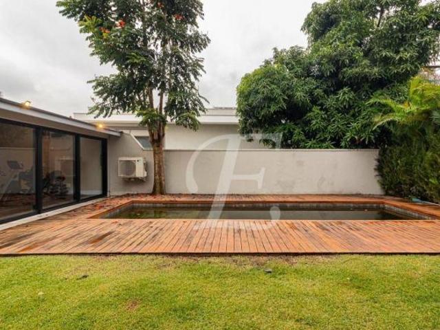 Casa com 5 quartos a venda no Residencial 2