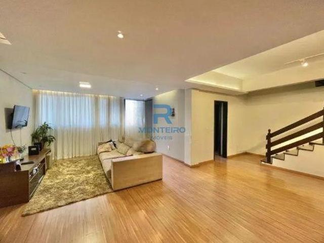 Casa com 5 quartos à Venda ou Aluguel 320 m² Santo Antônio