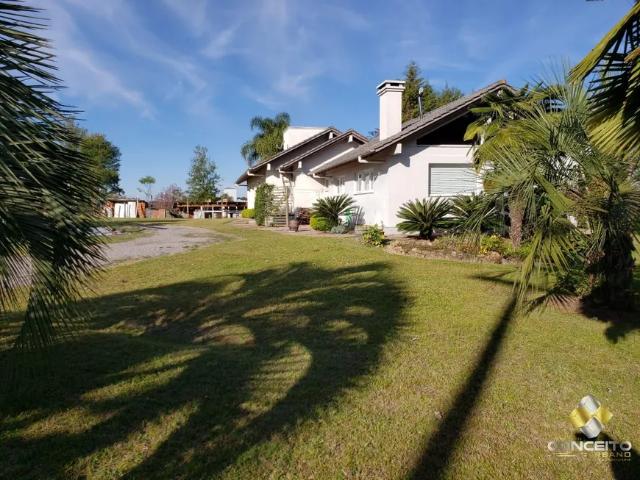 Casa com 5 Quartos e 4 banheiros à Venda, 181 m² por R$ 1.500.000