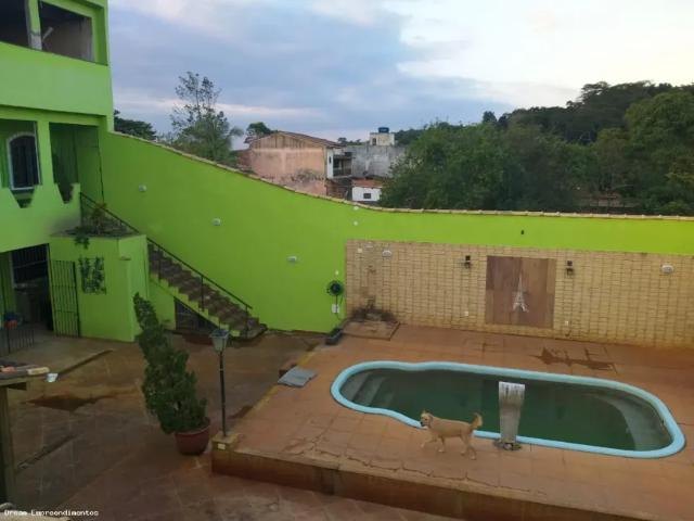 Casa com 5 Quartos e 4 banheiros à Venda, 124 m² por R$ 350.000