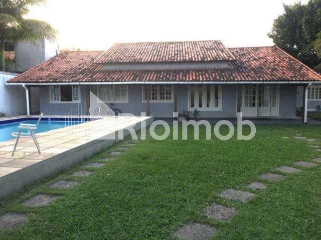 Casa com 5 Quartos e 4 banheiros à Venda, 136 m² por R$ 1.100.000