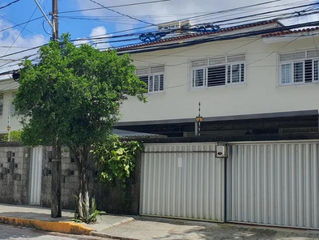 Casa com 5 Quartos e 4 banheiros à Venda, 350 m² por R$ 1.250.000