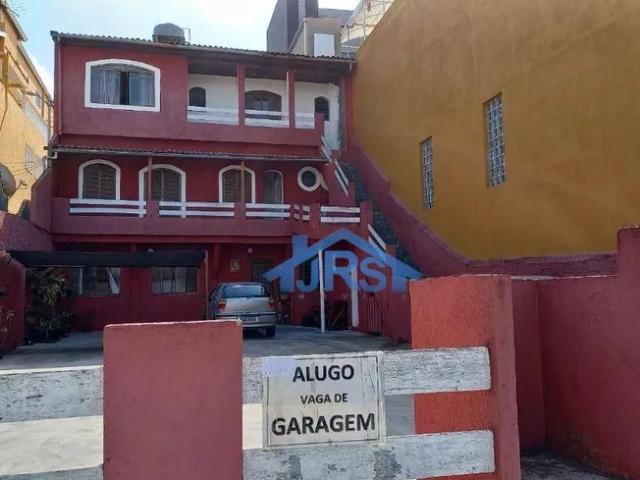 Casa com 5 Quartos e 4 banheiros à Venda, 300 m² por R$ 1.100.000