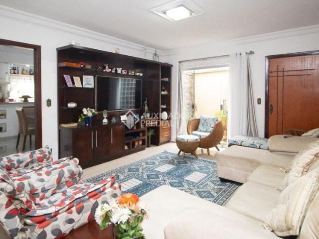 Casa com 5 quartos e 500m² para alugar em Vila Homero Thon, Santo André