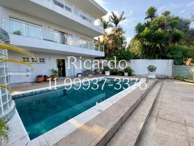 Casa com 5 quartos e 550 m² à venda piscina em Parque dos Príncipes