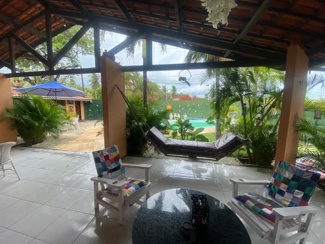 Casa com 5 Quartos e 5 banheiros à Venda, 360 m² por R$ 625.000