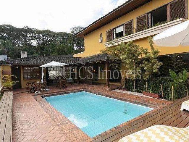 Casa com 5 Quartos e 6 banheiros à Venda, 345 m² por R$ 2.900.000,00