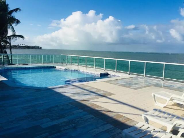 Casa com 5 Quartos e 6 banheiros à Venda, 829 m² por R$ 2.000.000