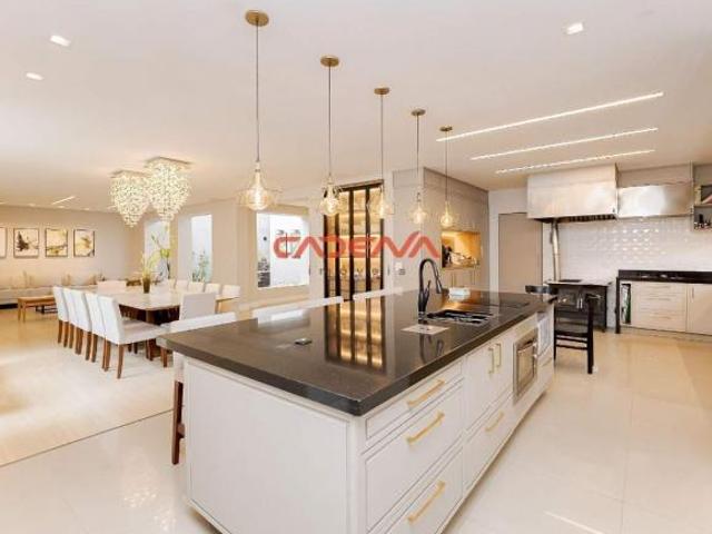 Casa com 5 quartos e 6 vagas à venda no Jardim Social