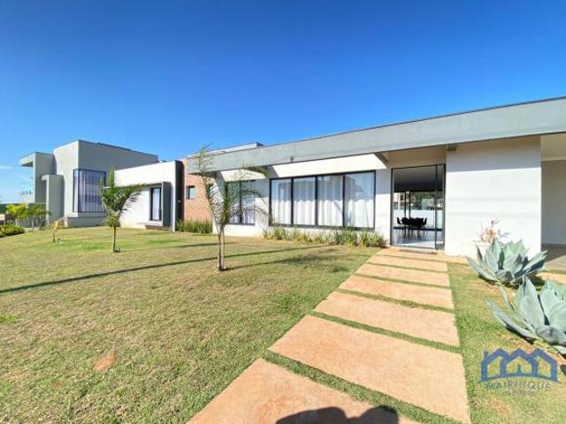 Casa com 5 Quartos e 6banheiros à Venda, 450 m² por R$ 2.100.000 Cód. ch2290
