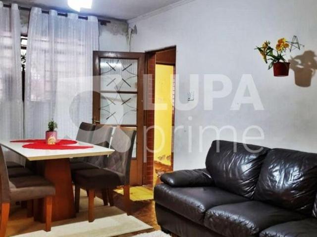 CASA COM 5 QUARTOS E 1 VAGA DE GARAGEM À VENDA NA VILA MEDEIROS