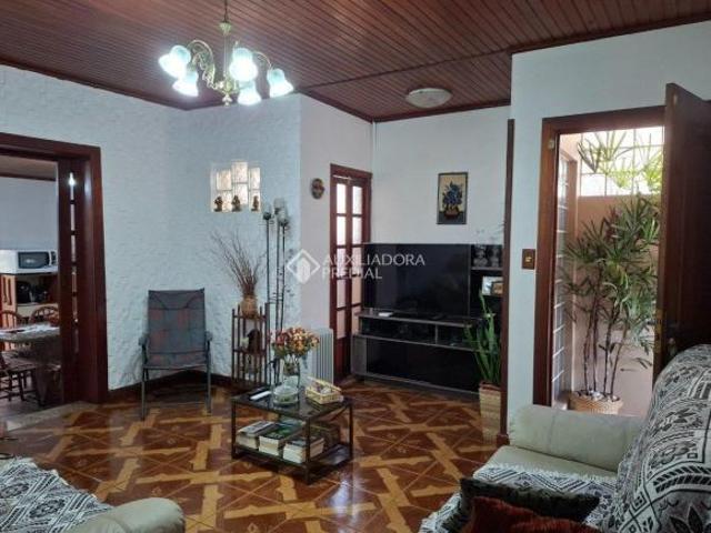 Casa com 5 quartos e 273 m² com piscina à venda em Ipanema