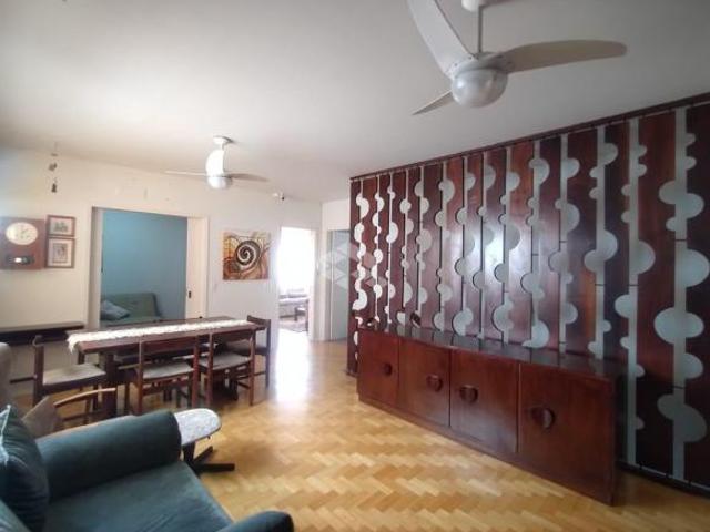 CASA COM 5 QUARTOS E 281m² EM ÁREA DE 526m² NO BAIRRO DORES