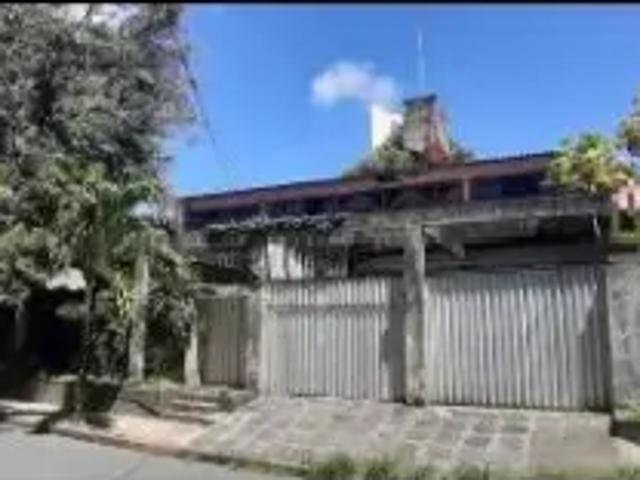 Casa com 5 Quartos e 2 banheiros à Venda, 570 m² por R$ 2.200.000
